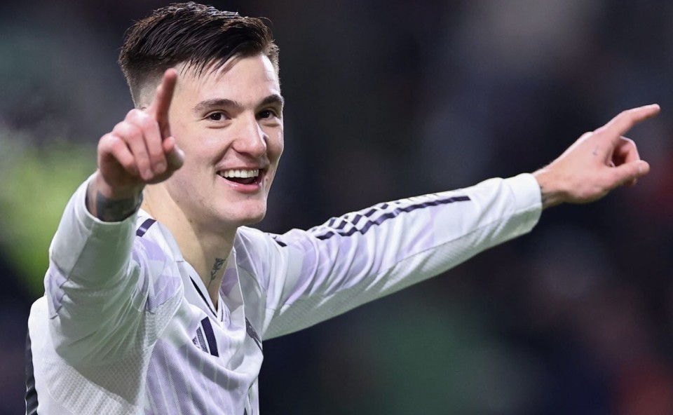 电讯报：弗莱彻的战术安排显著放大了谢什科在禁区内的威胁_腾讯新闻