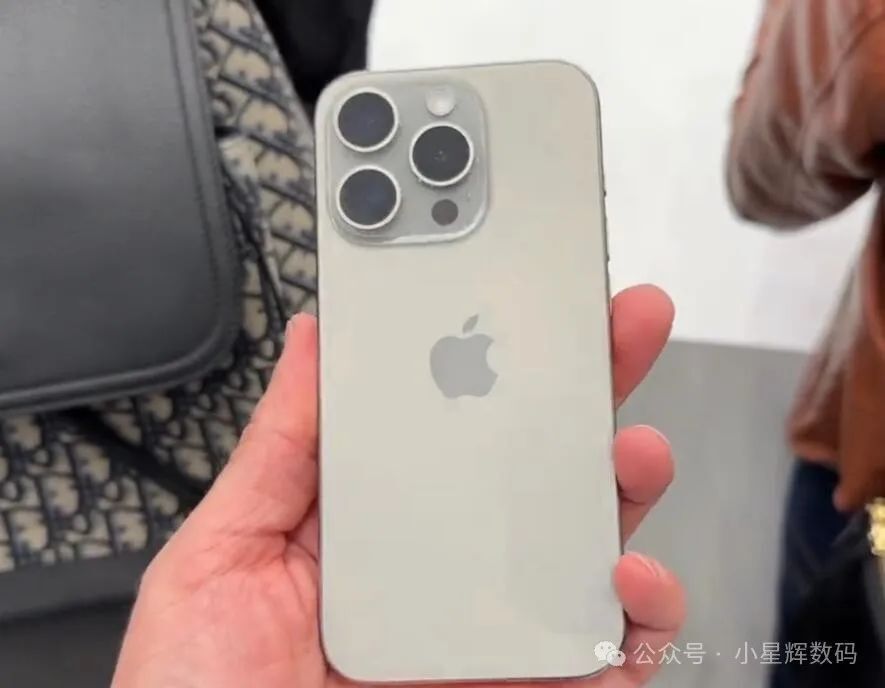 iPhone 15 Plus、15 Pro Max有啥区别？该怎么选？对比之后就懂了_腾讯新闻