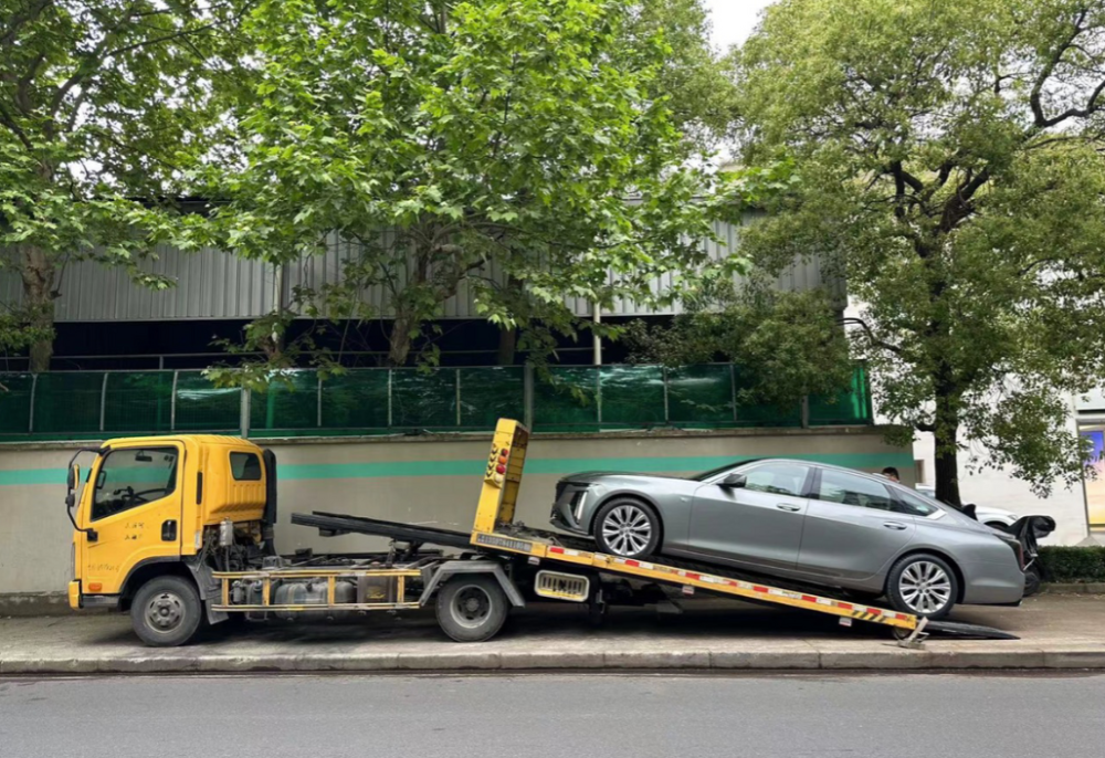 现款39.97万起售，全新一代凯迪拉克CT6实车曝光，搭载2.0T发动机_腾讯新闻