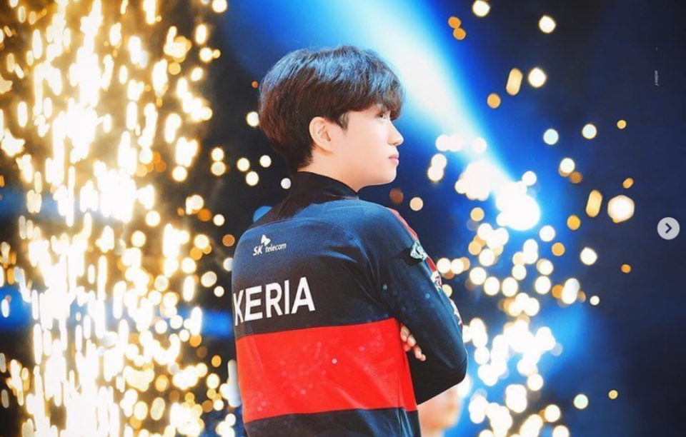 21岁的Keria，一年走完了Faker七年的路_腾讯新闻