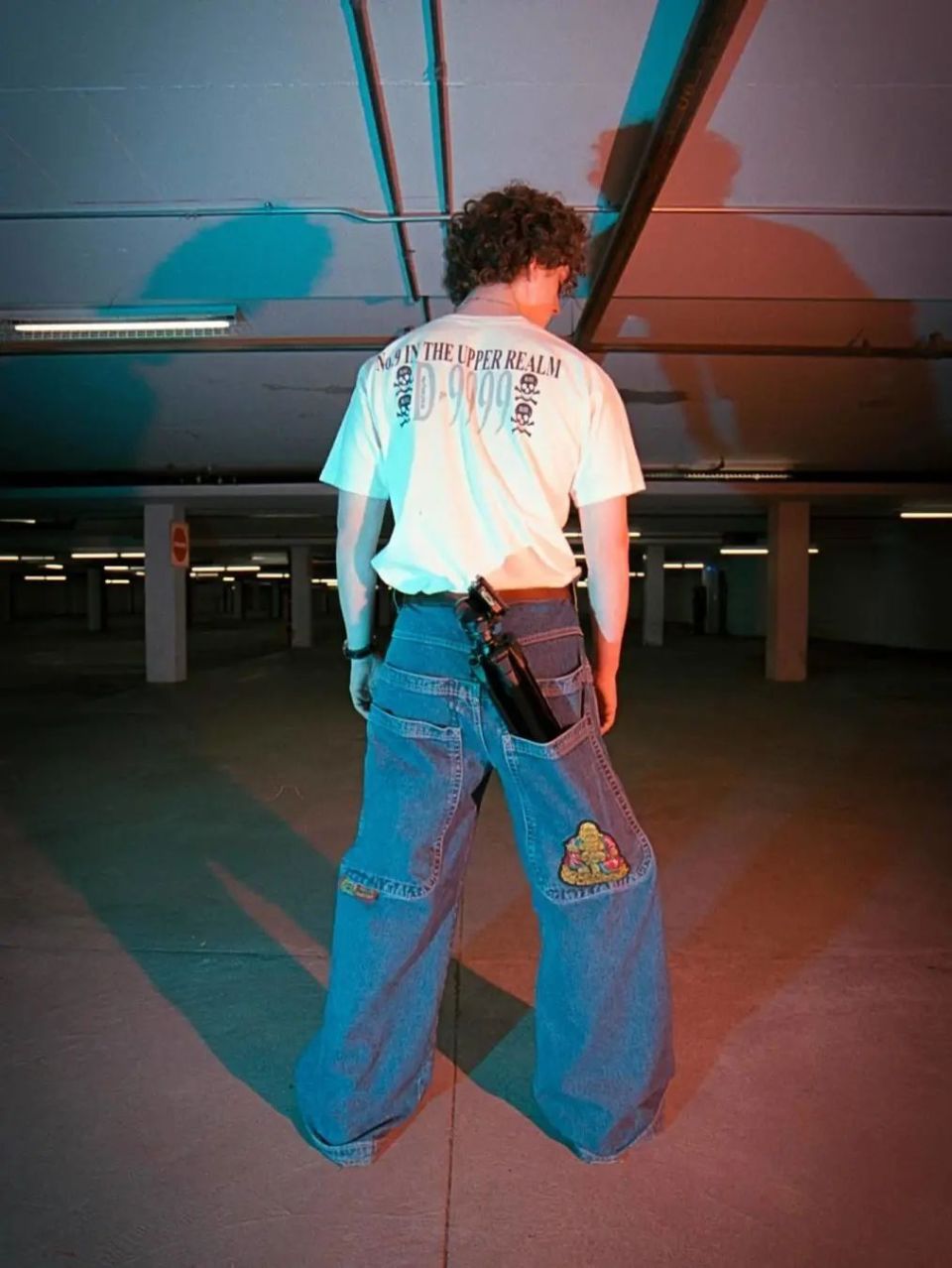 比伯疯狂上身“阔腿牛仔裤”，JNCO 是今年最爱_腾讯新闻