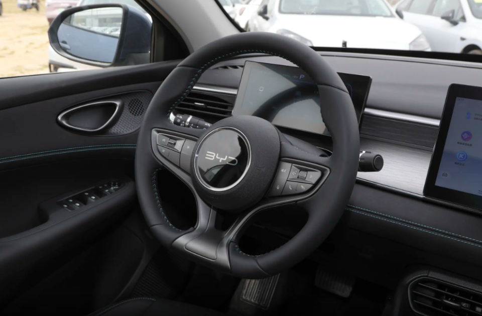 26款比亚迪海豹05DM：128公里纯电续航，以实用为主？_腾讯新闻