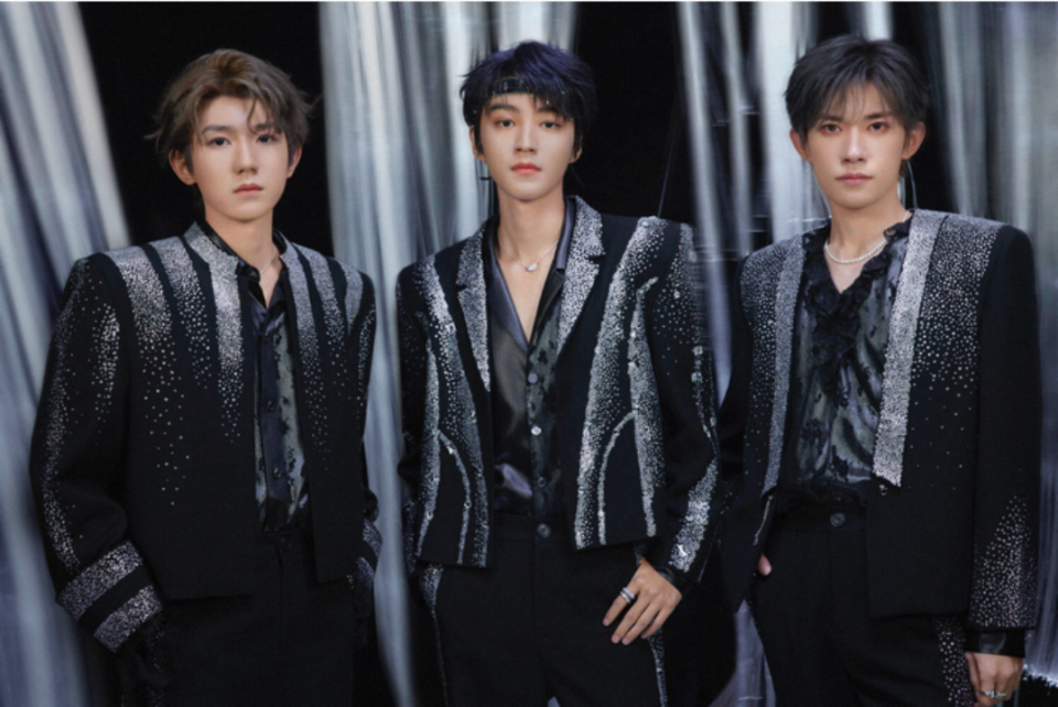 互动量超1亿，TFBOYS演唱会创2023线上演出纪录_腾讯新闻