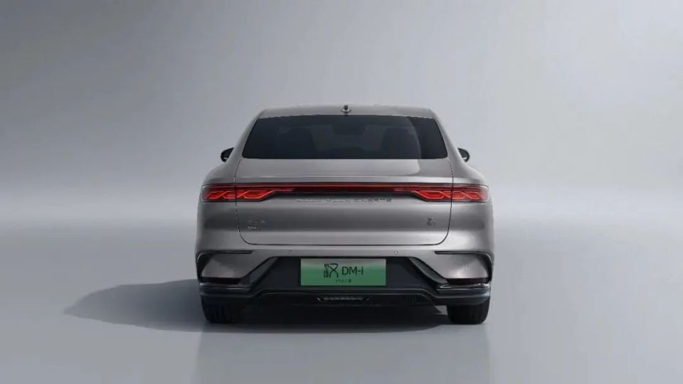 搭载DM5.0技术，云辇-C和后五连杆悬架 2025款比亚迪汉上市_腾讯新闻