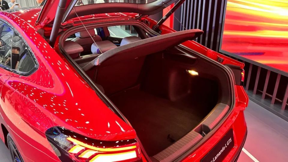 新凌渡L及2.0T GTS，就是燃油车里的小米SU7和SU7 Ultra_腾讯新闻