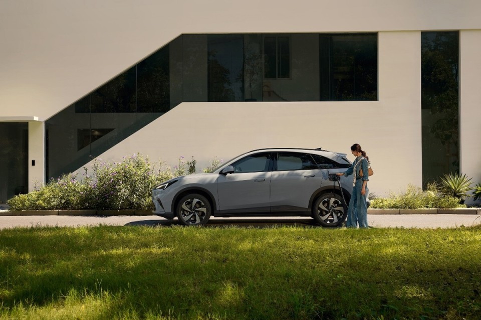 15万内唯一有城市NOA的SUV！极狐全新阿尔法T5售价10.98万元起上市_腾讯新闻