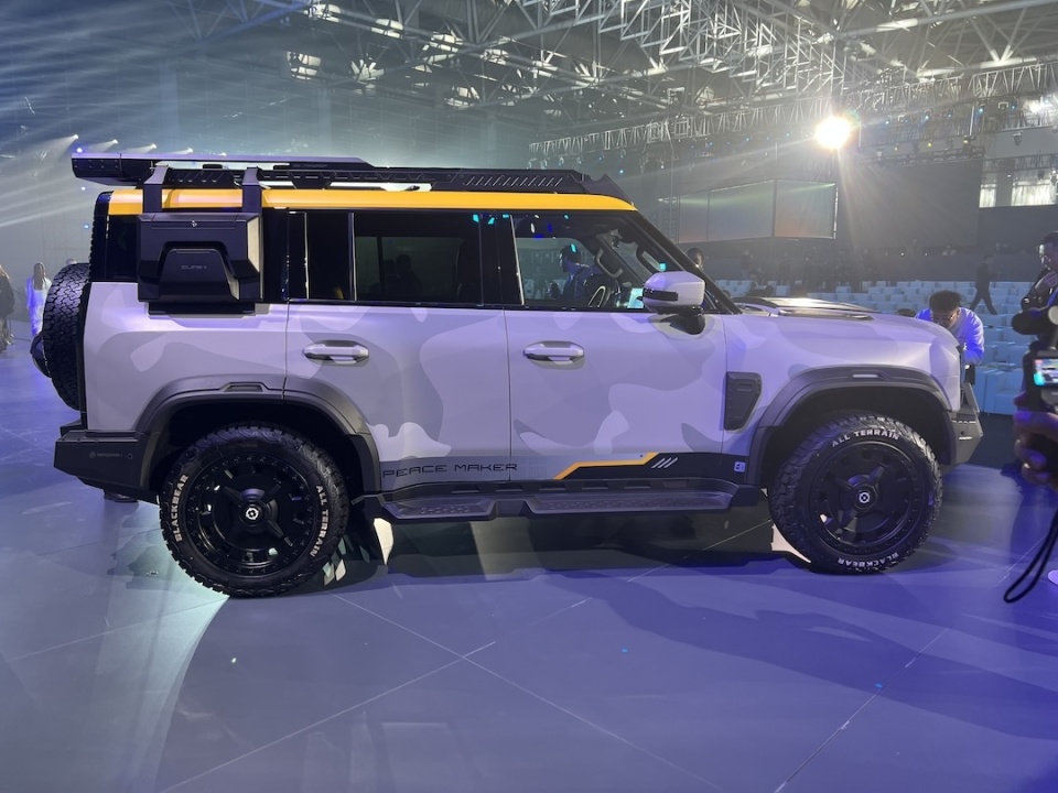 捷途“JETOUR LIFE”品牌发布 旅行者和平精英战神版上市售23.99万_腾讯新闻