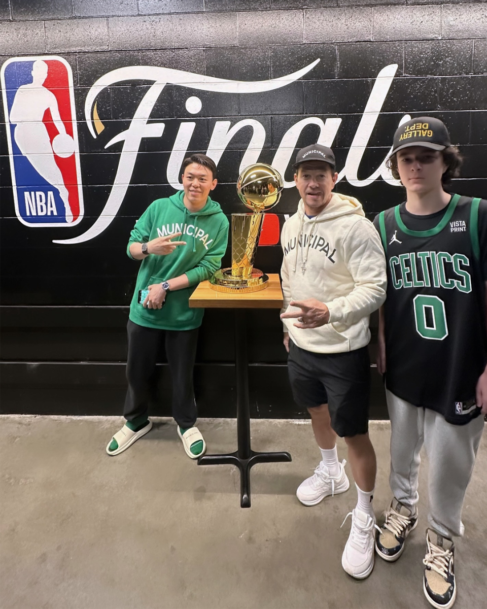 “专拍最贵百达翡丽”，34岁的Zach Lu是谁?_腾讯新闻