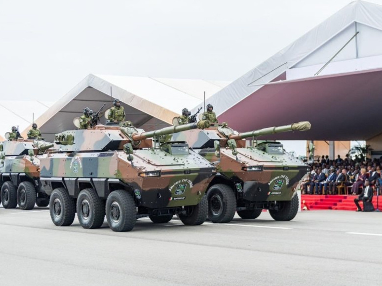 中国三代轮式步战在非洲！黑叔叔用了都说好，最新型号颜值已拉满_腾讯新闻