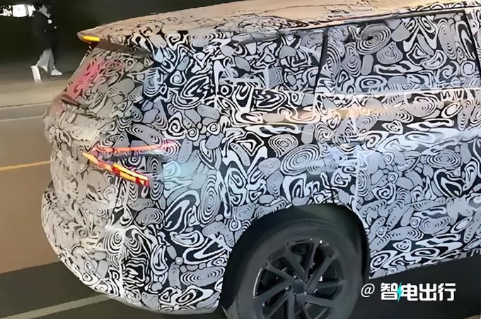 捷达VS8旗舰SUV实车曝光！比VS7更大，这次会用大众1.5T吗？_腾讯新闻