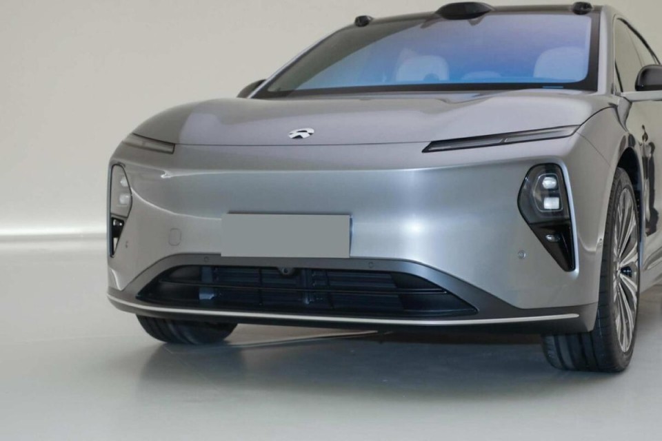 车长5米32仅配四座，自研5nm芯片+三激光雷达，蔚来ET9能否成功？_腾讯新闻