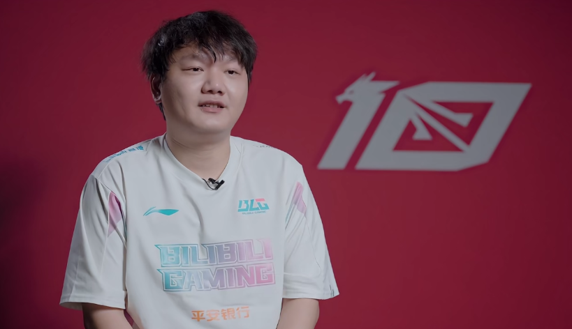 GODV看LPL春决，锐评Yagao和Knight：这俩人，打得都有点奇怪！