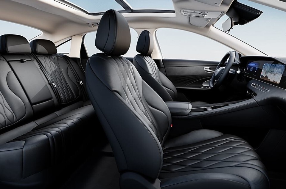 满油满电可跑2208km！荣威D7 DMH拿下最远续航吉尼斯世界纪录_腾讯新闻