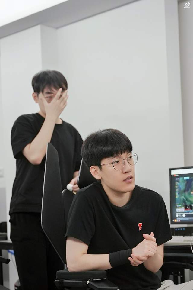 AL迎战强敌WBG，Tarzan状态是关键，前者或喜提四连胜！_腾讯新闻