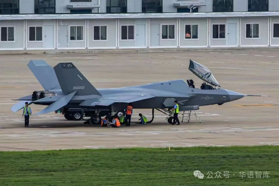 官宣！国产新型歼-31B隐身战斗机！_腾讯新闻