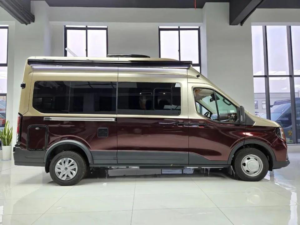 卫航T8公务舱房车，3月20亮相成都房车展，接待有牌面儿_腾讯新闻