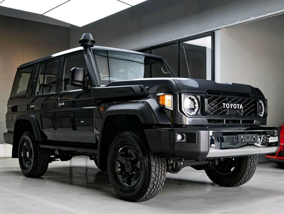 2025款“丰田LC70”进港实拍，约合人民币37万，配2.8T柴油机！_腾讯新闻