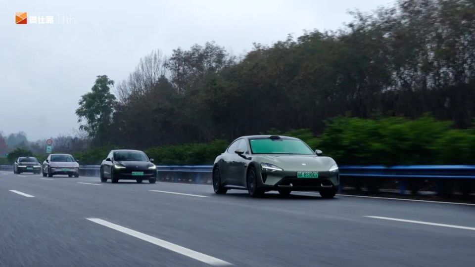 小米SU7/极氪007/Model 3/小鹏P7+高速续航实测：是谁把“续航王”拉下马？｜极速焦虑_腾讯新闻