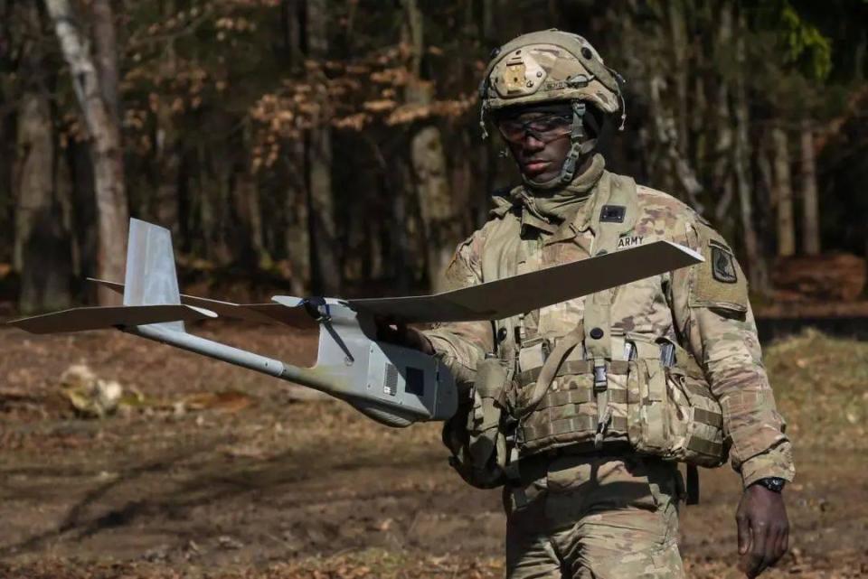 从俄乌冲突中获利，造“弹簧刀”的公司为何发起41亿美元的大额并购？_腾讯新闻