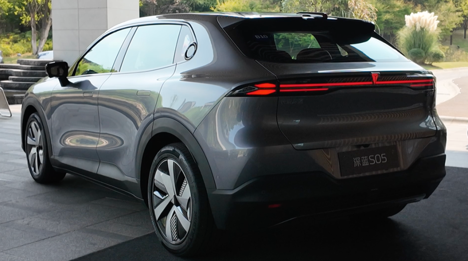 12万买纯电SUV，吉利银河E5、深蓝S05、元PLUS怎么选_腾讯新闻