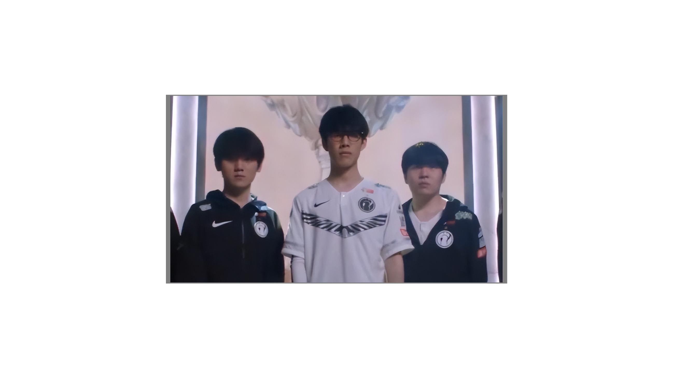 仁川3C齐聚全明星！UZI领先JKL近60万票，这就是“神”的统治力？