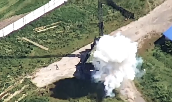 乌称袭击俄新型数字无线电中继站 俄方暂无回应_腾讯新闻