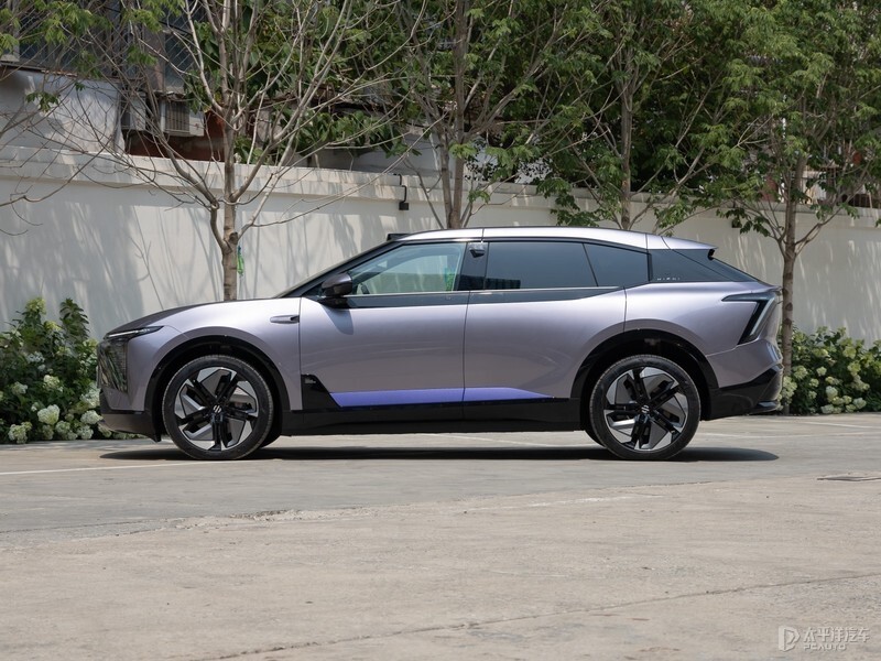 售33.90万元起 高合第三款车型HiPhi Y正式上市_腾讯新闻