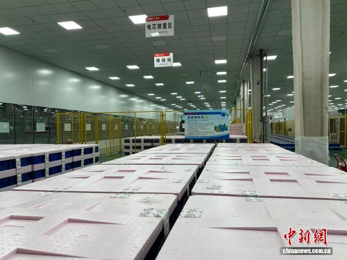 甘肃临泽戈壁荒滩向“芯”出发，成西北储能新坐标_腾讯新闻