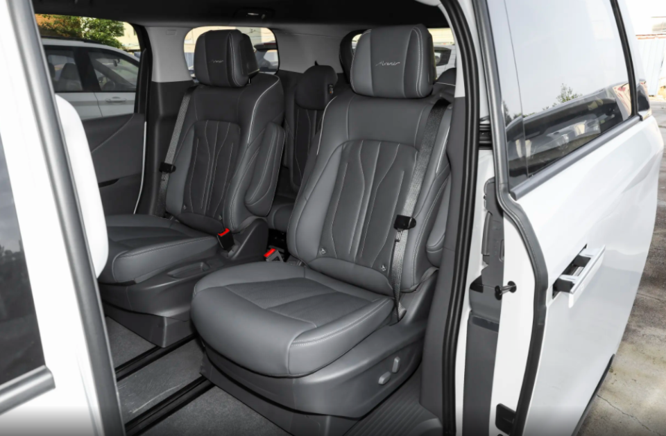 家用选MPV，不妨看看26款别克GL8，在售三款如何选？_腾讯新闻