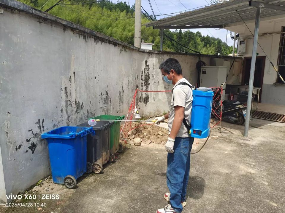 连城：爱卫行动入村入户 共筑全民健康新风_腾讯新闻