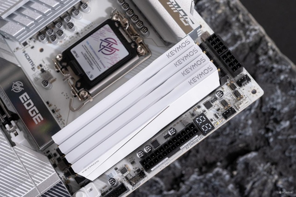 一键超频，轻松8000MHz：KEYMOS科摩思赤霄白帝DDR5电竞内存评测_腾讯新闻