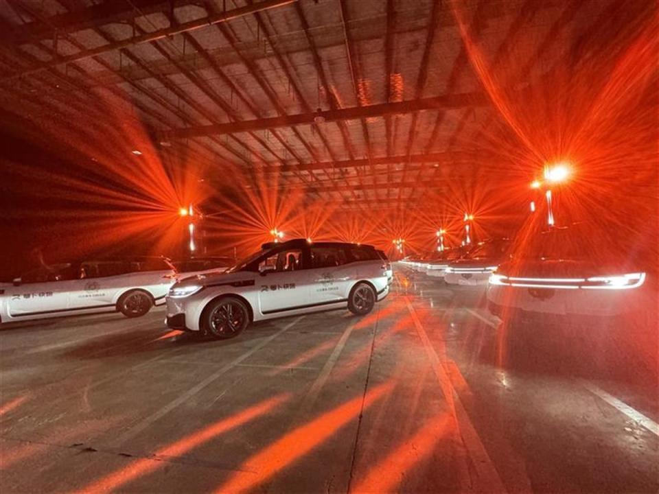 全球首发！支持L4级自动驾驶大模型，年内百度将有第六代无人车投入武汉_腾讯新闻