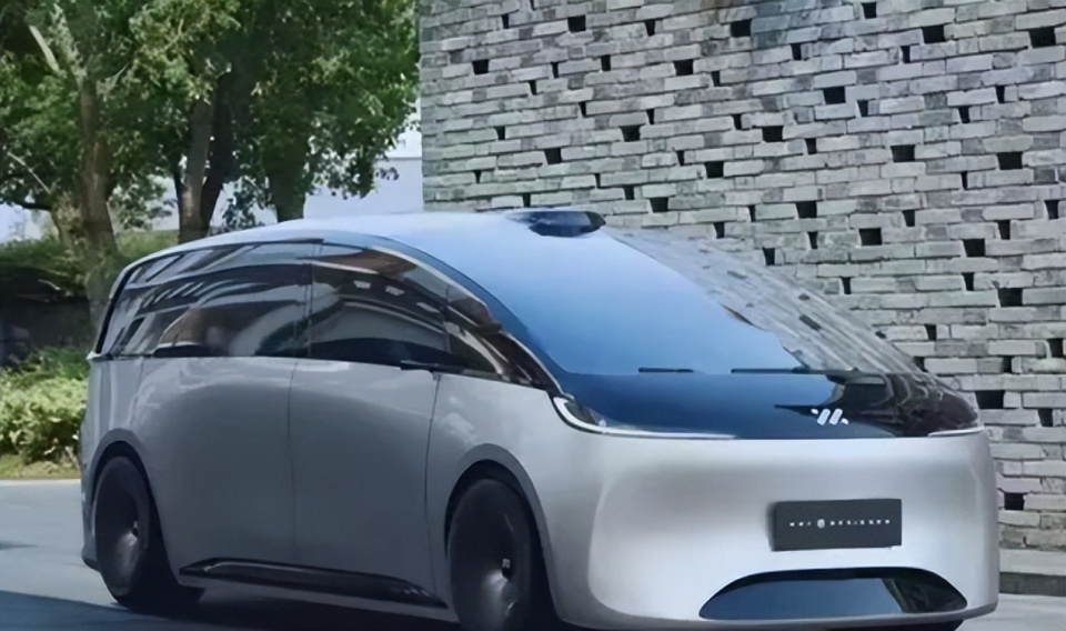 配固态电池，续航1000km！智己首款MPV车型曝光，能锁定爆款？_腾讯新闻