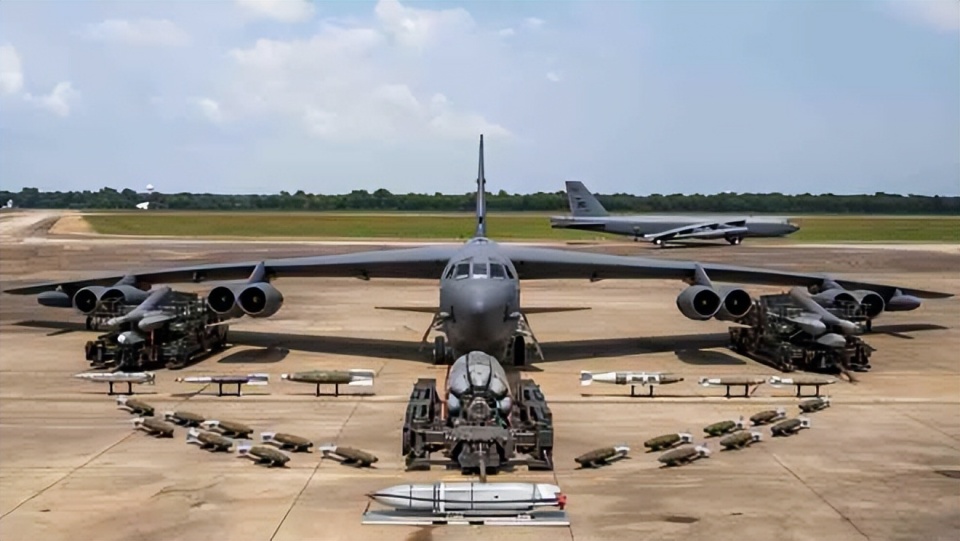 “老当益壮”的典型——B-52重大改造后将服役至本世纪中叶_腾讯新闻