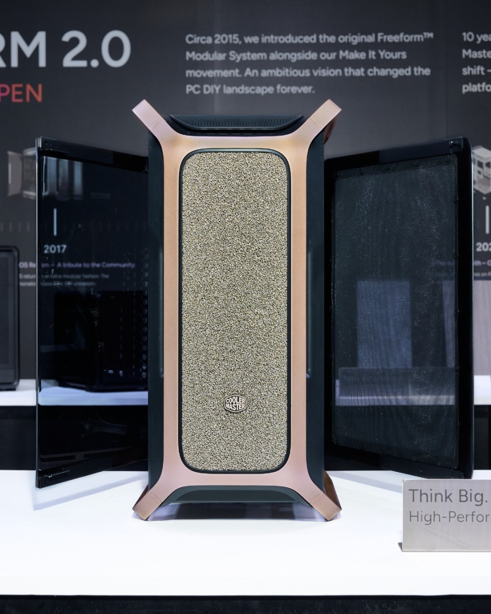 MasterFrame 家族壮大，酷冷至尊展出多款机箱新品_腾讯新闻