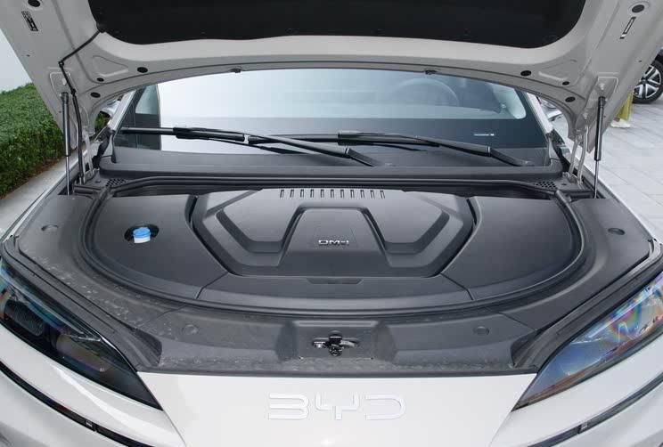 比亚迪海狮07DM-i智驾版到店实拍：25万级混动SUV新选择_腾讯新闻