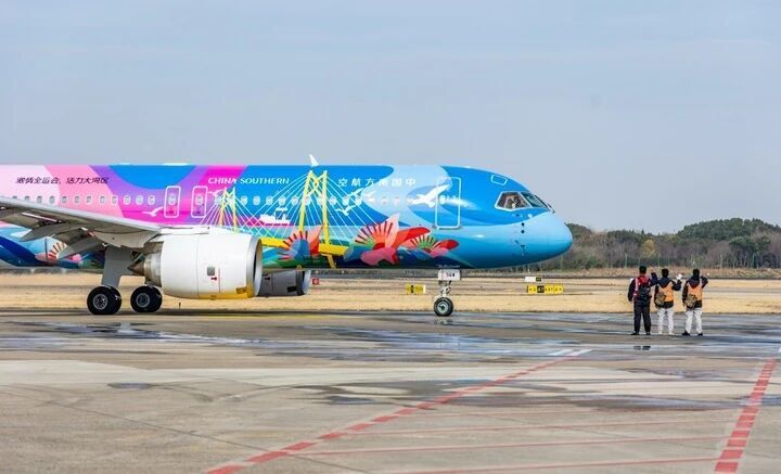 C919，江苏首飞！_腾讯新闻