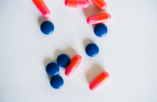 消失的“B证”，漩涡中的CRO_腾讯新闻