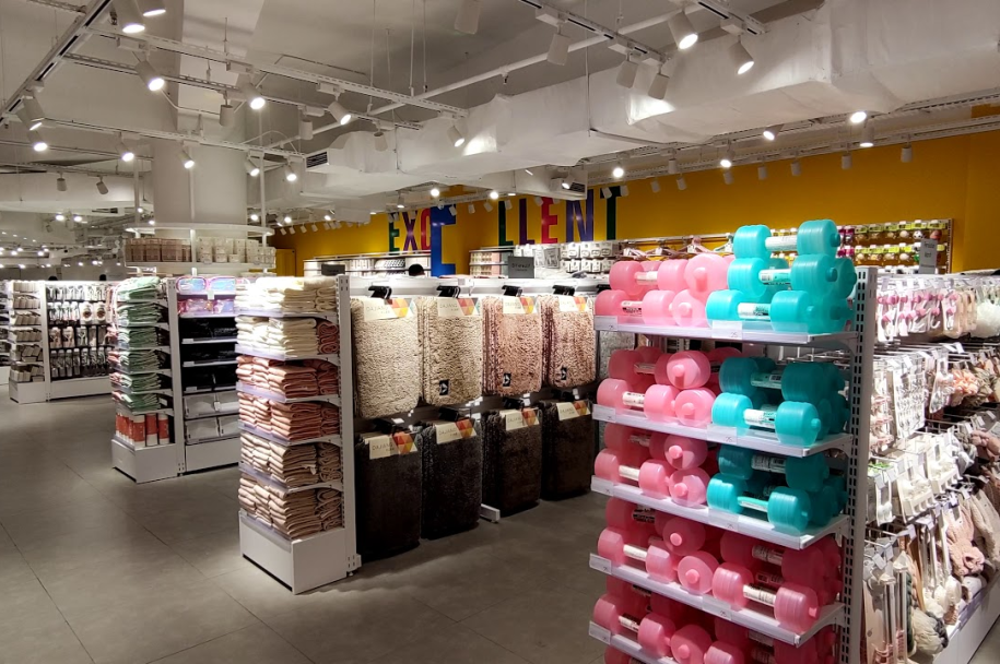 七五品牌 | 网红集合店KKV开遍印尼，看潮流零售出海的机会_腾讯新闻