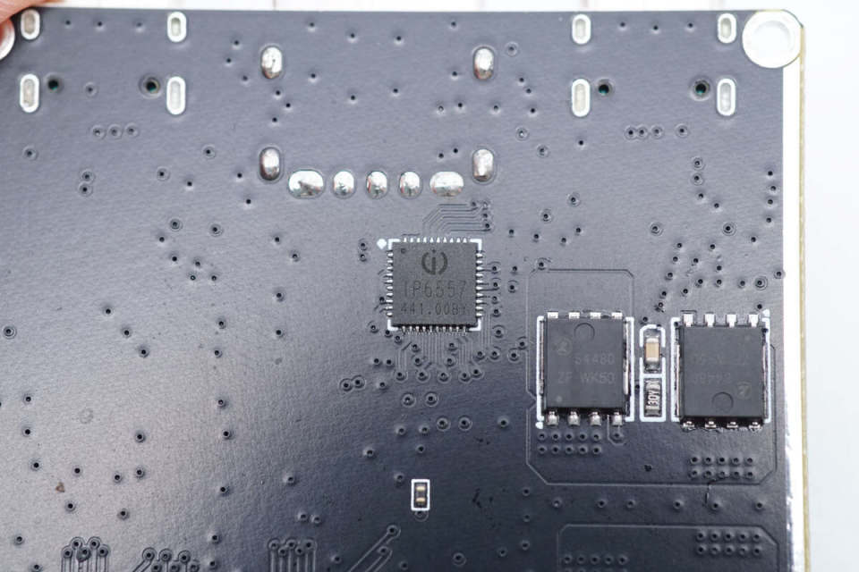 PowerPi电派推出 ESP32+IP6557+SW3526 多口140W高功率快充开发板，快充开发领域的全能型选手_腾讯新闻