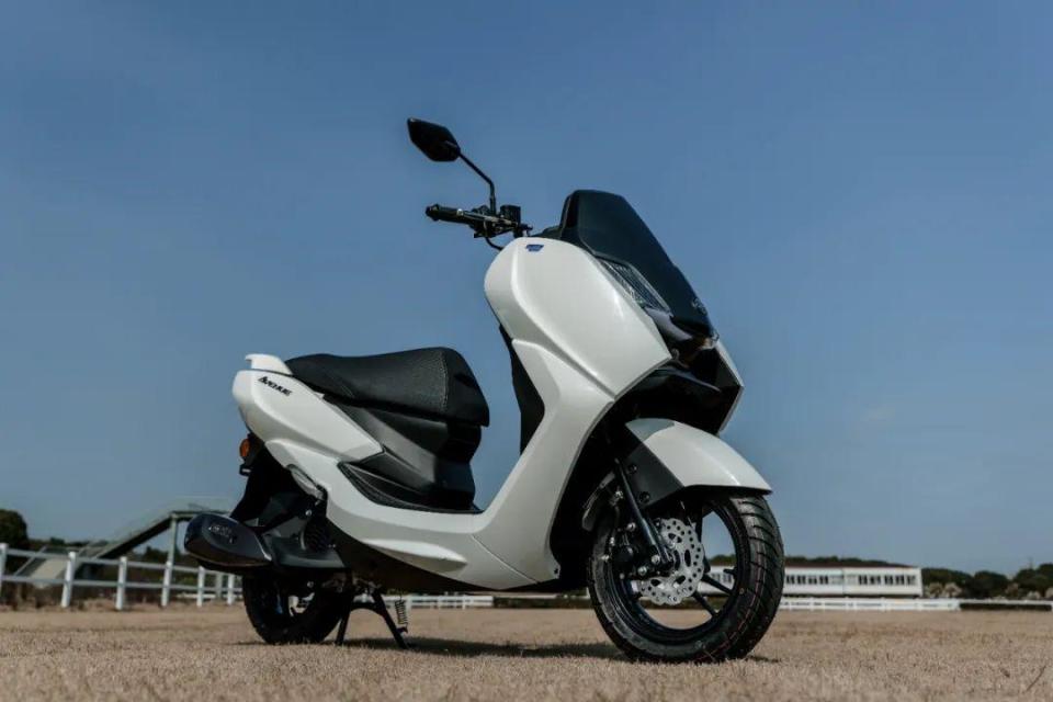 车评：雅马哈兴鹰125，11580交个朋友？_腾讯新闻