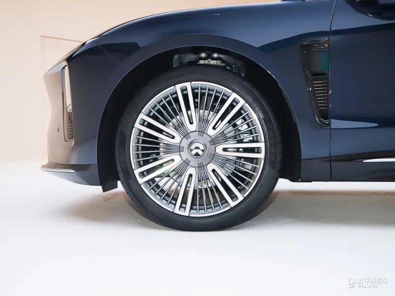 78.8万起！蔚来ET9正式上市，3激光雷达上车+后排顶级体验，还买奔驰S级吗？_腾讯新闻
