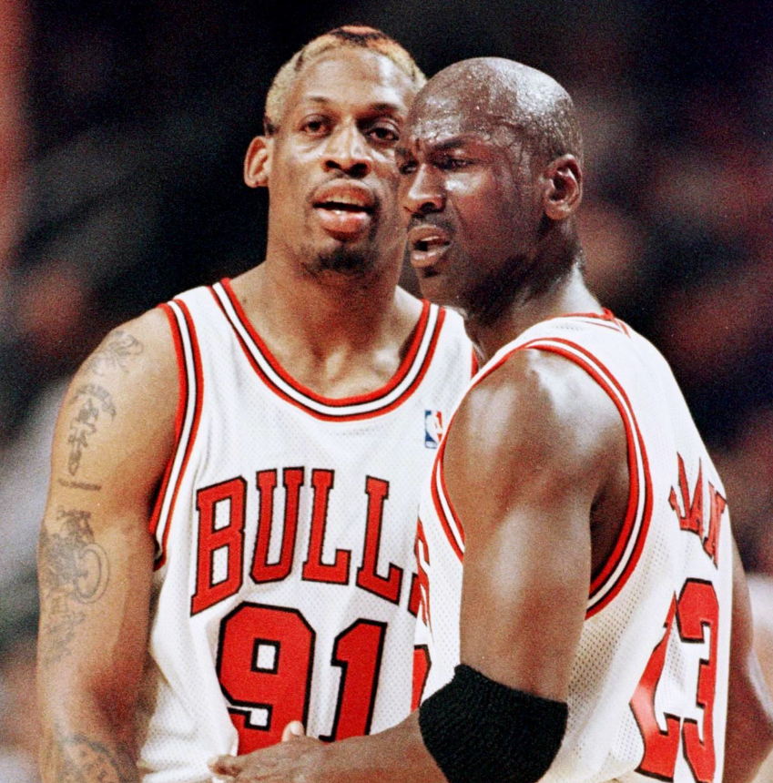 NBA人物志：罗德曼，篮板王的职业生涯高光时刻_腾讯新闻