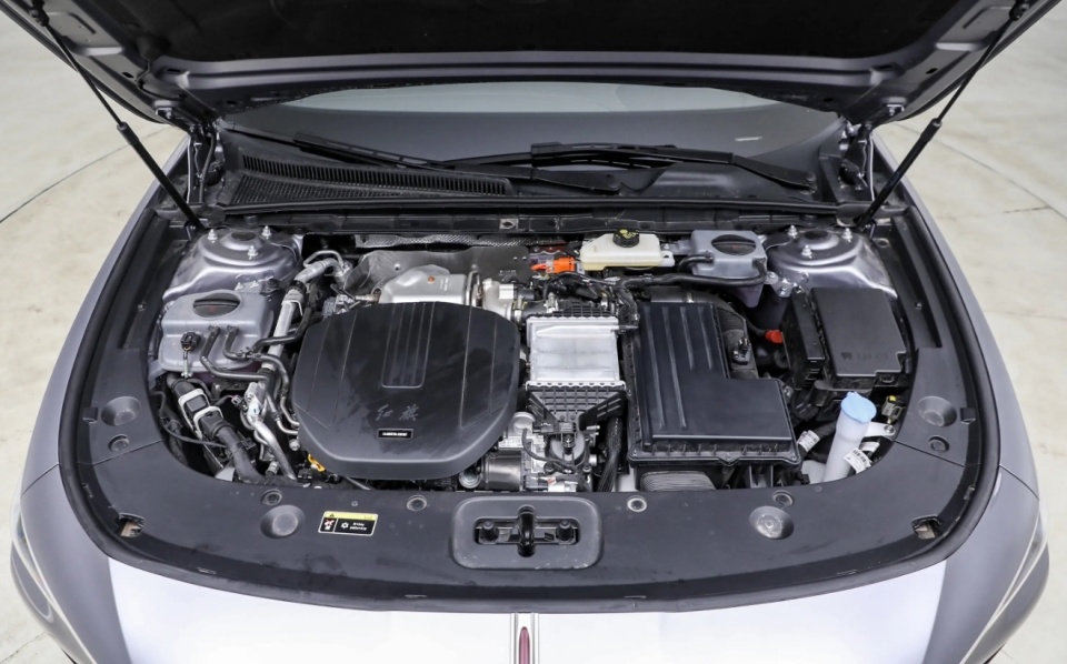 汉DM-i对手出现！红旗H5 PHEV实测续航1707km，混动豪华新标杆！_腾讯新闻