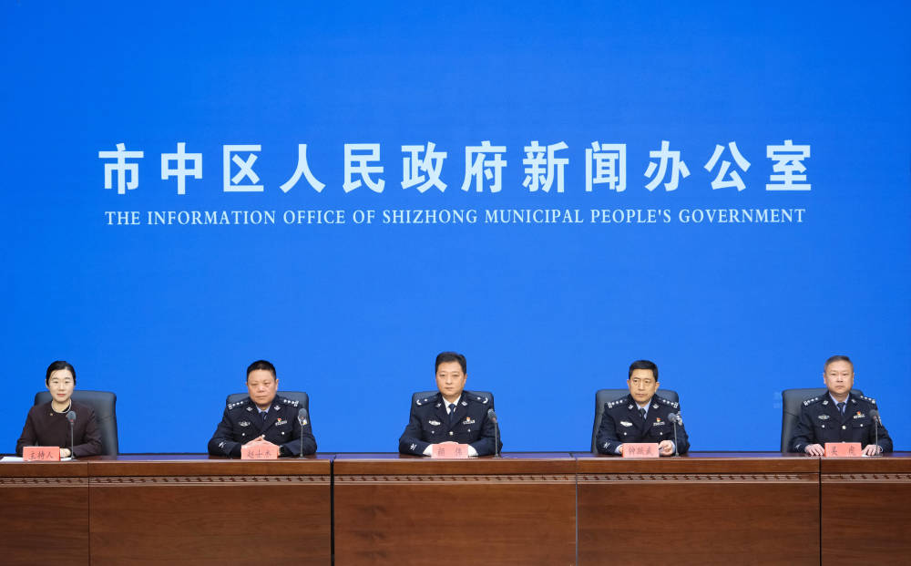 电诈发案、损失双降！枣庄市市中区公安以“打防管治宣”全链条构建反诈新格局_腾讯新闻