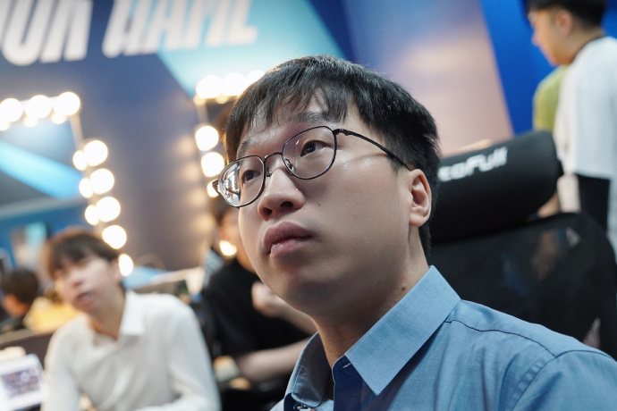 Doinb：BLG明年要让Tabe回来，换打野不是最重要的事_腾讯新闻