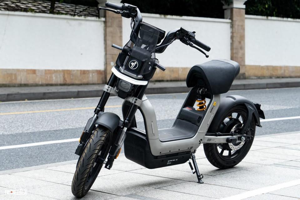 九号电动车Kz 110试玩体验：0-25km/h加速只需2.16秒_腾讯新闻