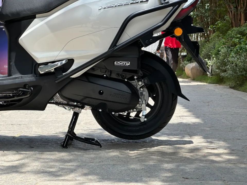 小踏板当中的SUV，新大洲本田NS125GU上市，售价仅8880元起，空间大很挺能装_腾讯新闻