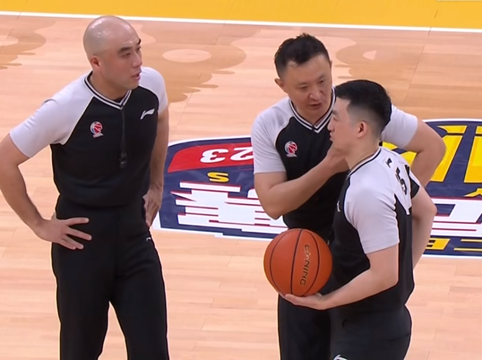 CBA新赛季裁判员：共57人，北京7人，辽宁3人，广东1人_腾讯新闻