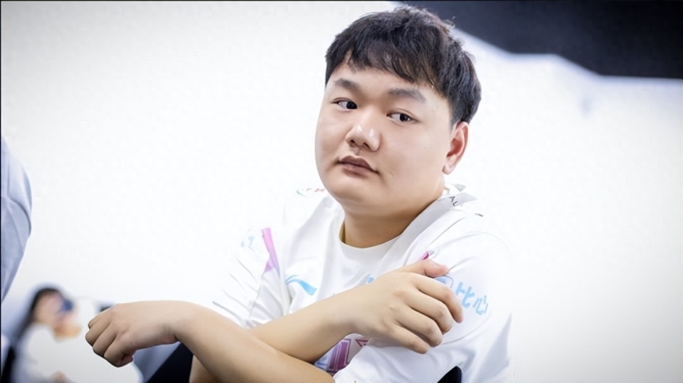 S13：BLG有惊无险击败FNC！Bin世界赛赛单场MVP次数，追平JKL！_腾讯新闻